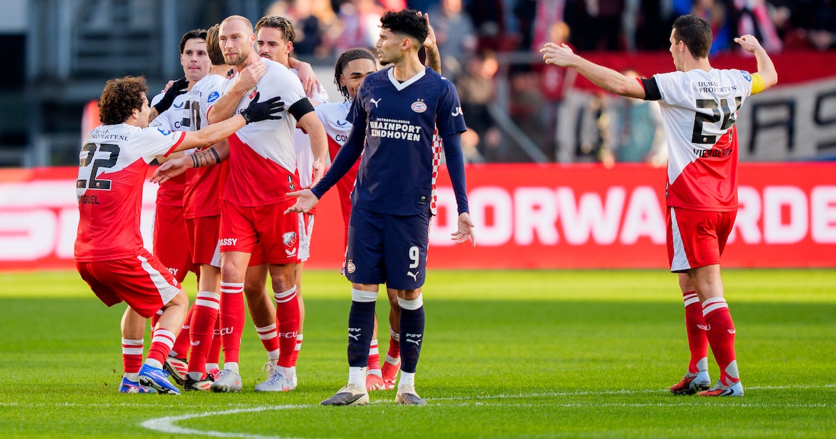 LIVE | PSV staat te schutteren en FC Utrecht komt op voorsprong: Van ...