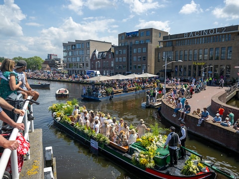 Varend Corso 2026: dit is de route door Delft | Regio | AD.nl