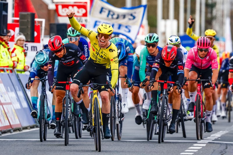 Zaterdag met 60 kilometer per uur tegen de grond, een dag later wint ...