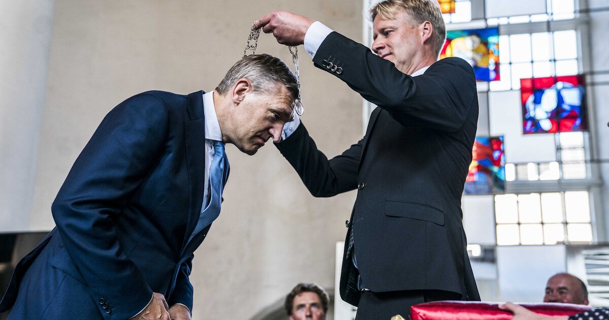 Buma geïnstalleerd als burgemeester Leeuwarden | Nieuws | AD.nl