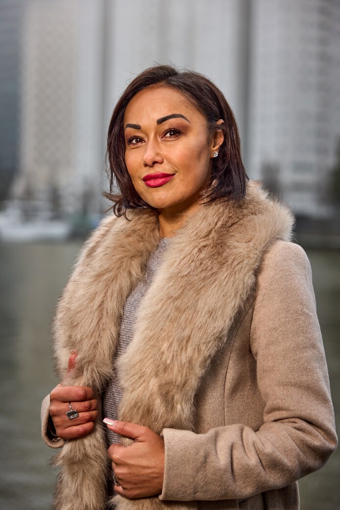 Sandra werd moeder op haar zeventiende: ‘Voelde me bekeken, wandeling naar supermarkt werd mij ...