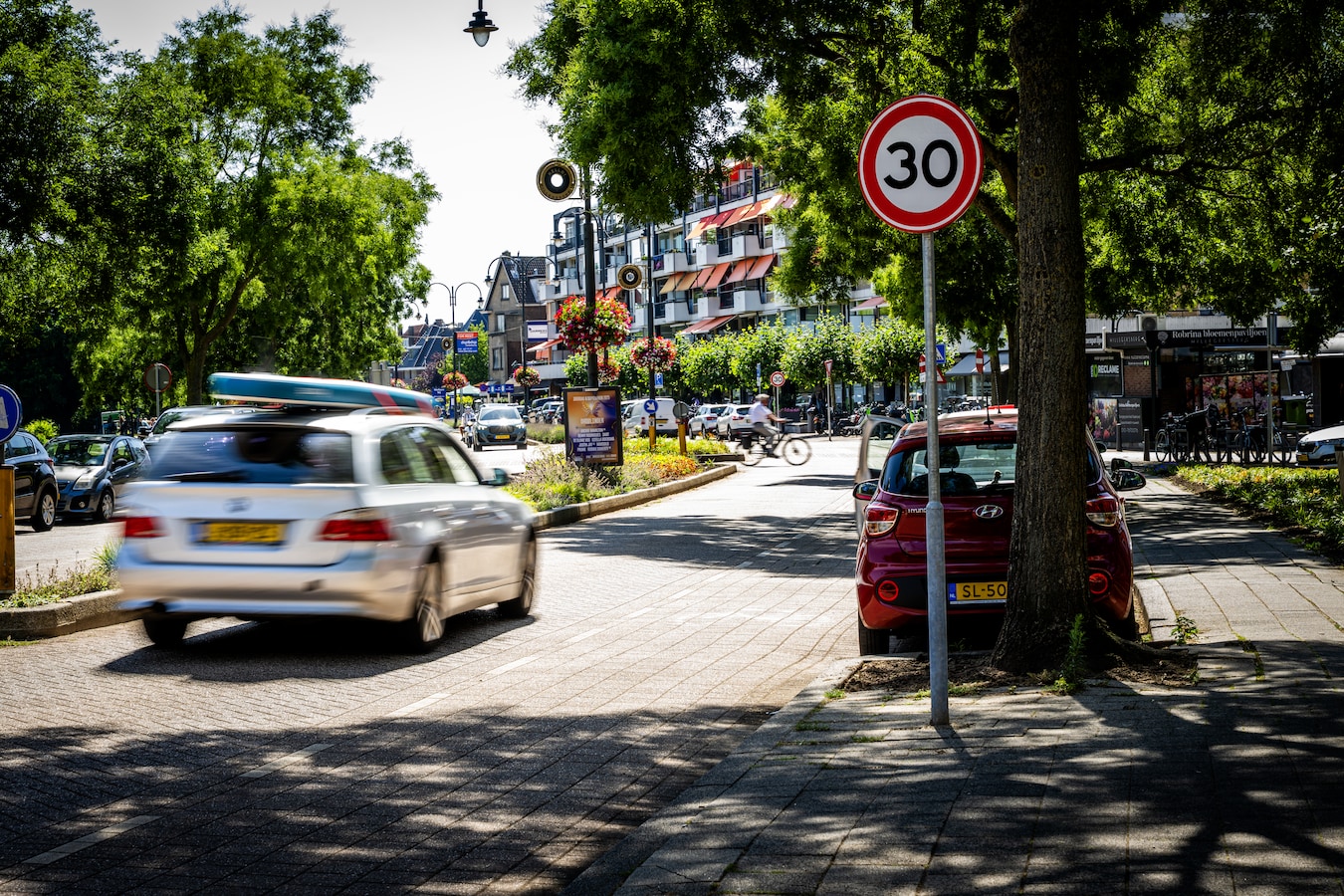 Op de Weissenbruchlaan ging snelheidslimiet naar 30 kilometer per uur ...