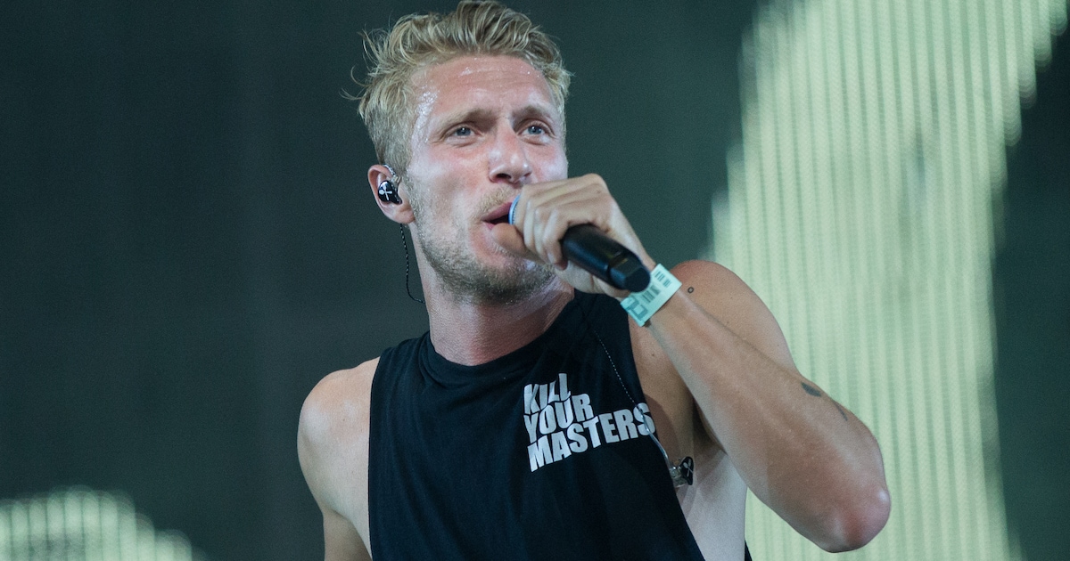 Kersverse vader Joshua Nolet breekt tijdens optreden met Chef'Special ...