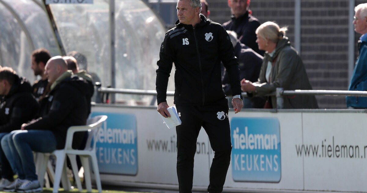 ‘Goede trainer’, ‘aardige vent’, toch breekt NSVV met Johan Sturrus ...