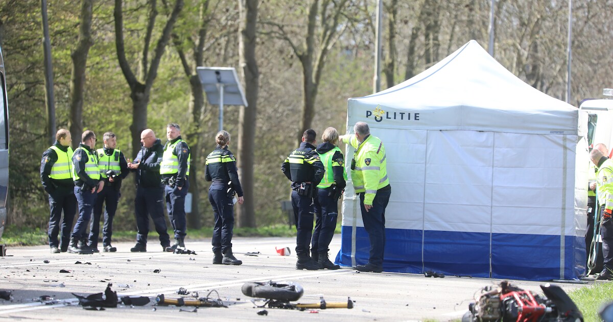 Bestuurder bestelbus dodelijk ongeval Ouderkerk bedreigd: ‘Foto’s ...