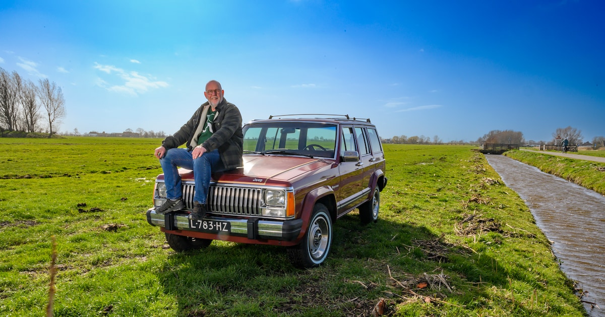 Bas (59) is helemaal gek op zijn bordeauxrode Jeep Cherokee Wagoneer ...