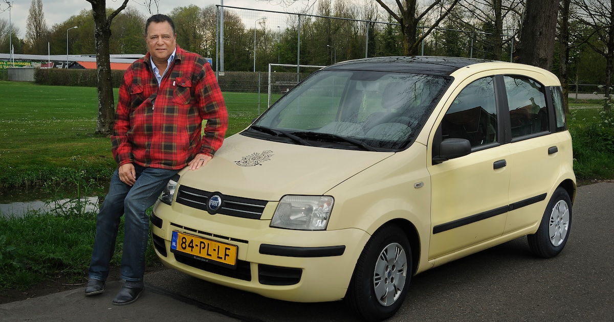 De grote, sterke ex-marinier Albert (74) kocht zijn gele Panda als ...
