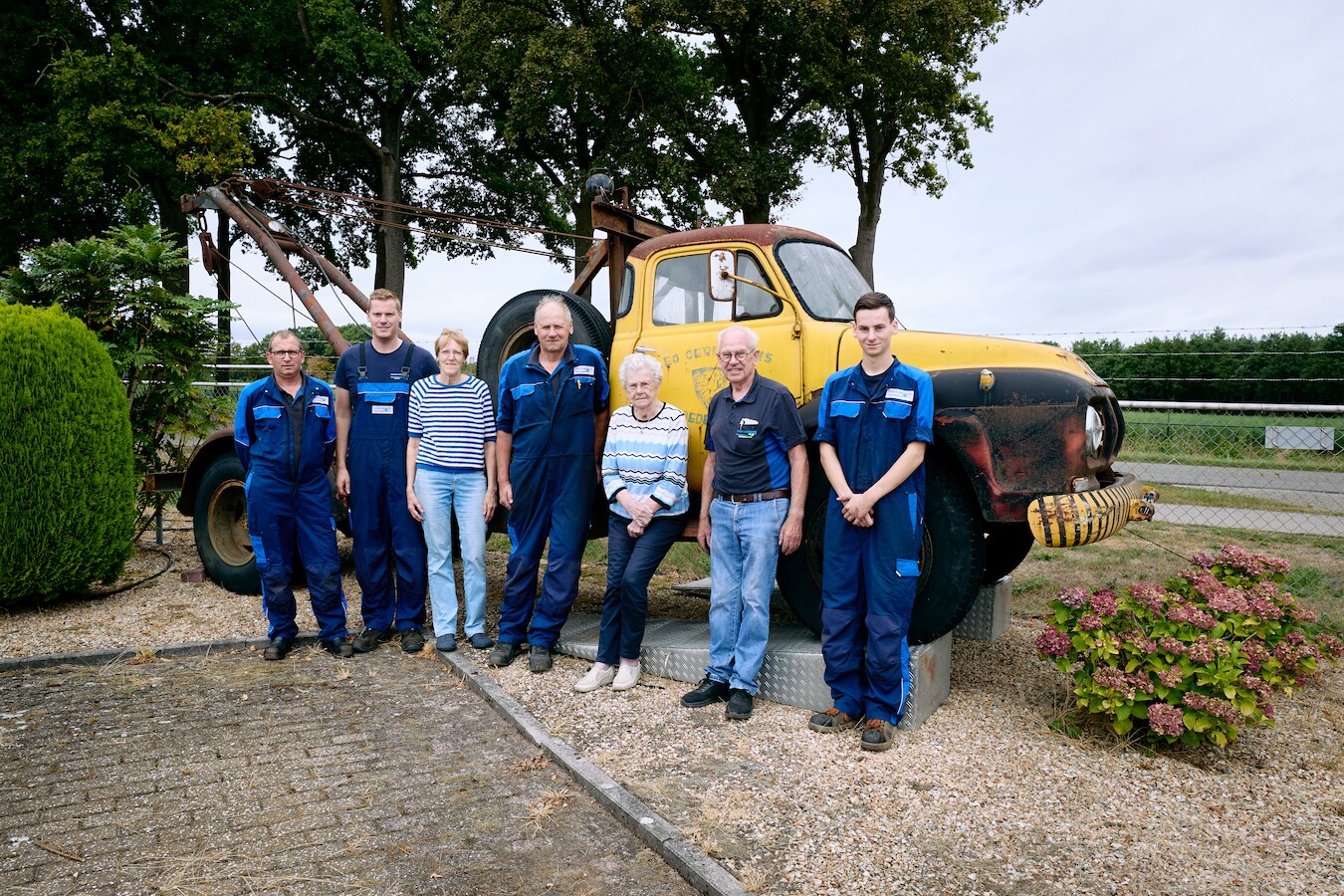 Van schuur naar familiebedrijf: Garage Oerlemans sleutelt zestig jaar ...