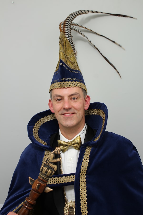 Prins Dave bij CV De Plekkers | Foto | AD.nl