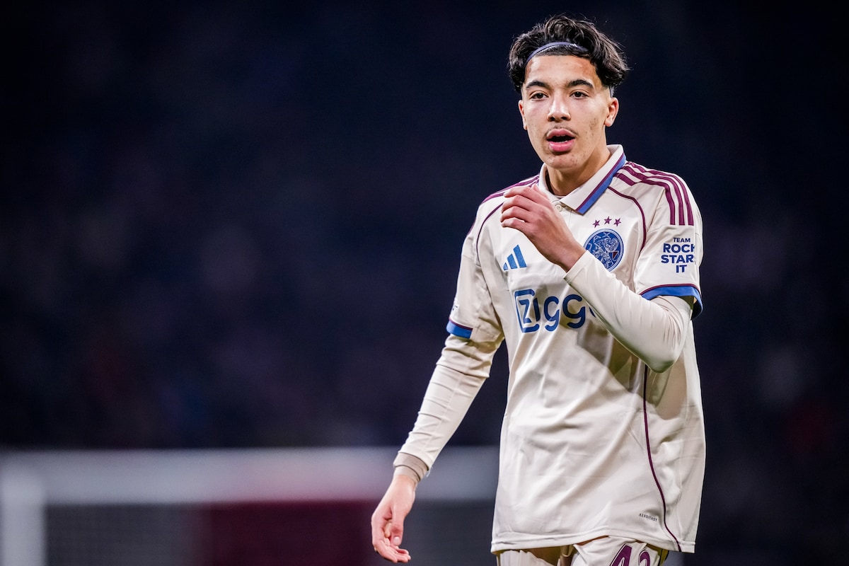Laatkomer Rayane Bounida voor straf niet in basis Ajax: ‘Willen ook ...