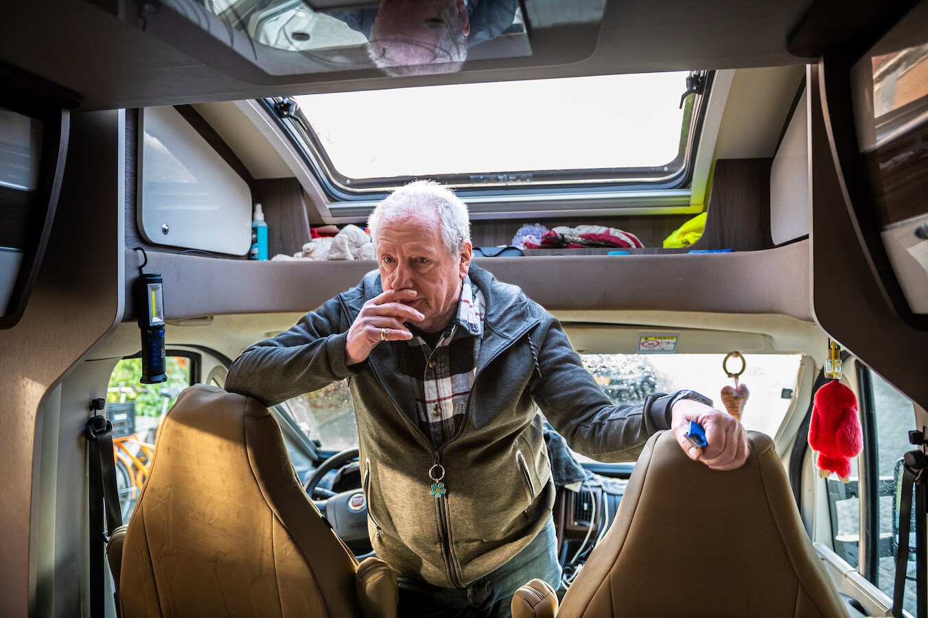 Hans (72) reist alleen verder in de camper na overlijden van vrouw Wil ...