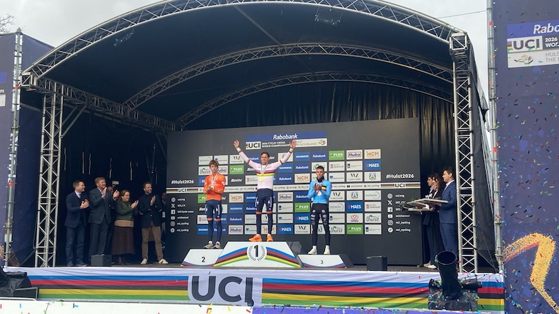 Lees hier alles terug over dag 3 van het WK veldrijden: Mathieu van der ...