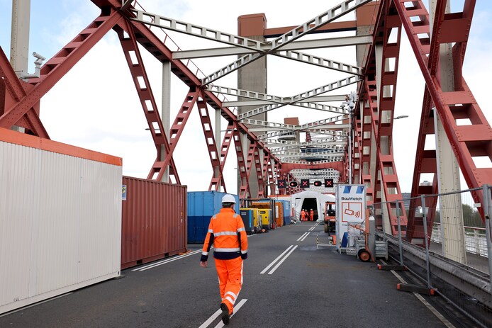 Spijkenisserbrug vanaf april vijf weekenden op rij dicht voor ...