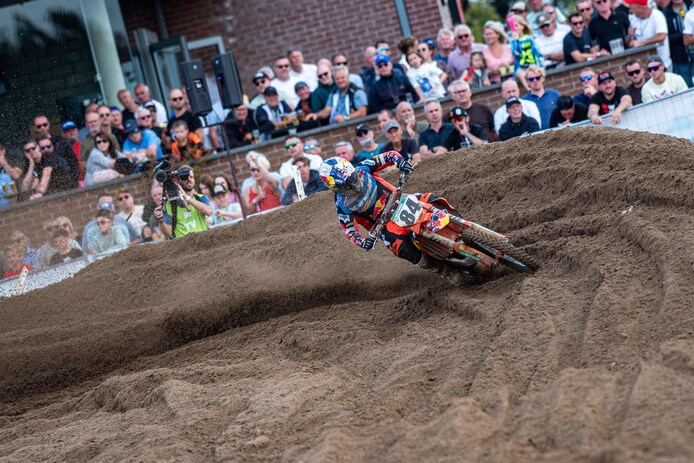 Jeffrey Herlings schrijft MXGP in Arnhem op zijn naam, Kay de Wolf nu ...