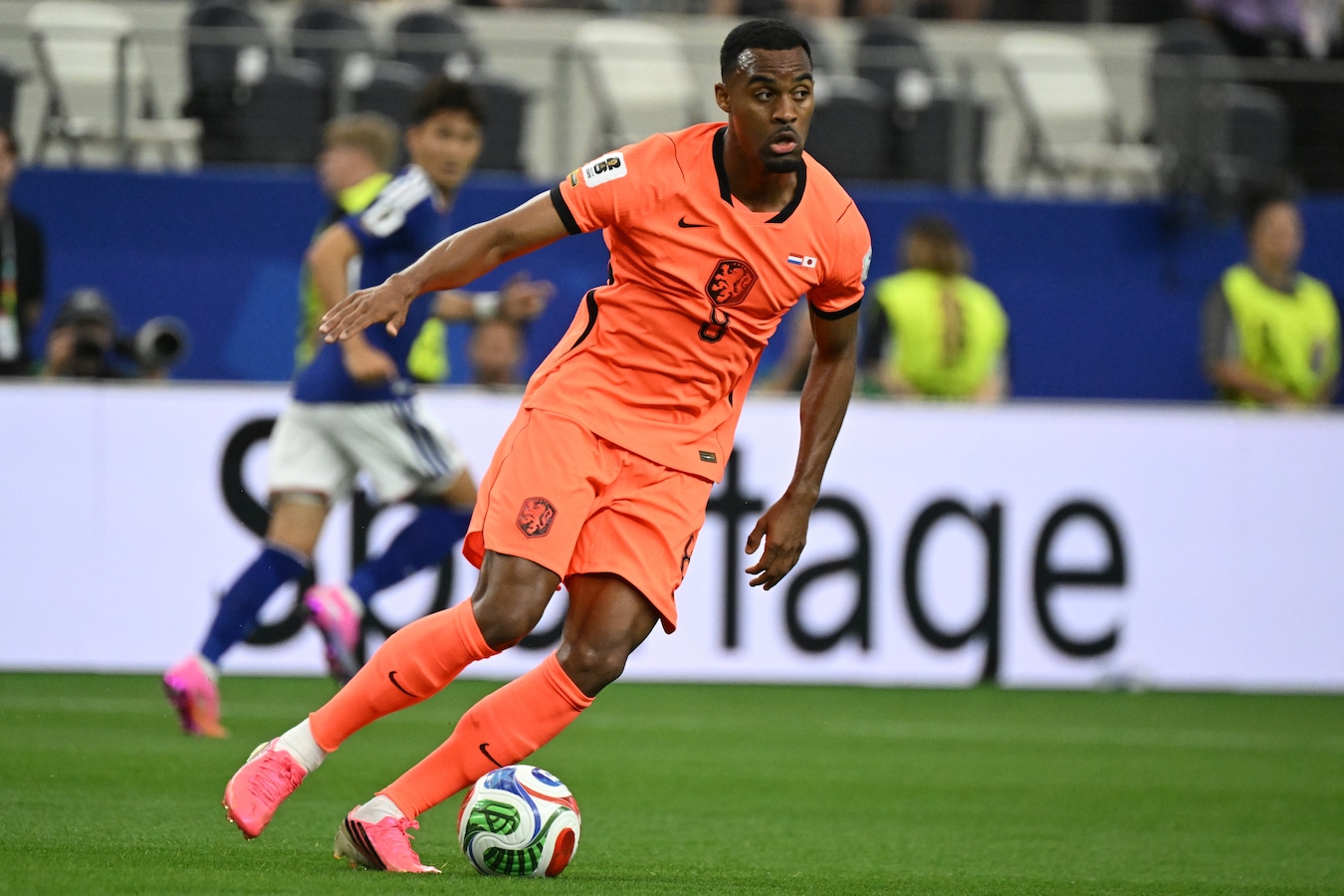 Oranje op rapport | Ryan Gravenberch en Crysencio Summerville besten ...