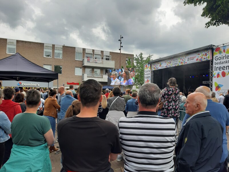 Ireen Wüst gehuldigd in het centrum van Goirle, standbeeld onthuld op ...