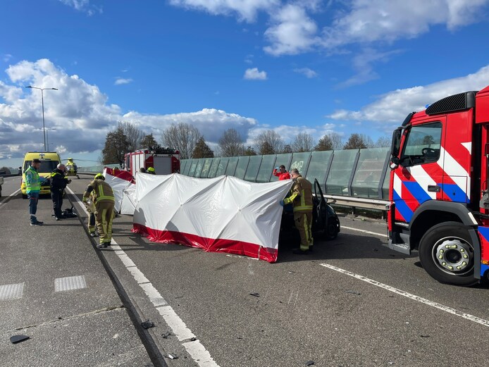 Ernstig ongeluk op N205 bij Hoofddorp, brandweer plaatst schermen | 112 ...