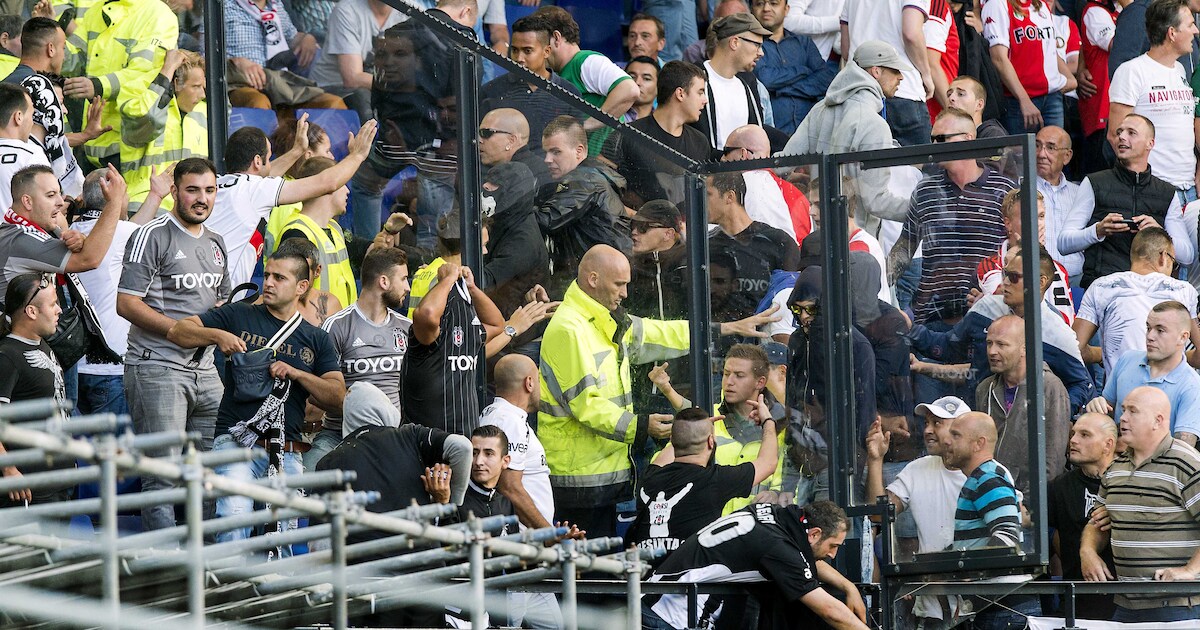 Feyenoord-hooligans zoeken confrontatie met Turkse fans | Nederlands ...