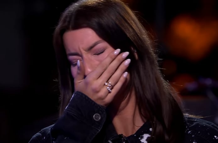 Rondé-frontvrouw Rikki Borgelt breekt tijdens haar optreden in Beste ...