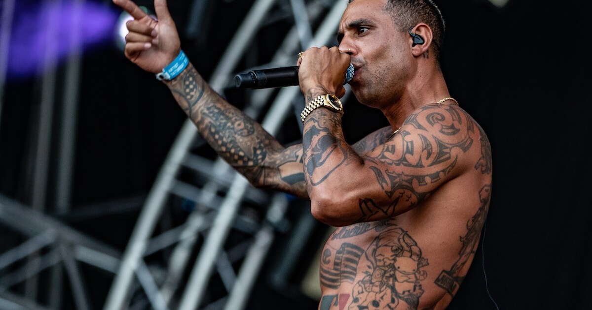Rapper Bizzey zegt optreden af na hartsteken | Show | AD.nl