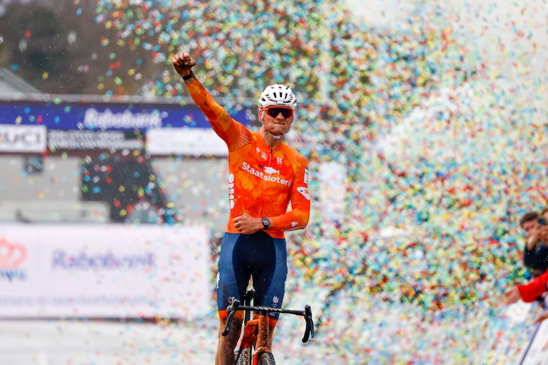Lees hier alles terug over dag 3 van het WK veldrijden: Mathieu van der ...