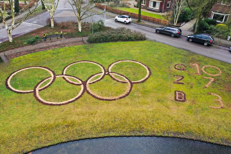 Olympische ringen en recordcijfers van Milaan op grasveldje in ...