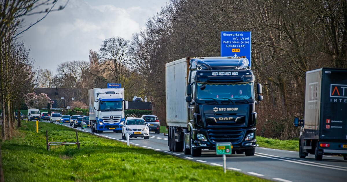 Vrees voor verkeerschaos bij Vijfde Dorp: ‘Je staat nu al om 3 uur 's ...