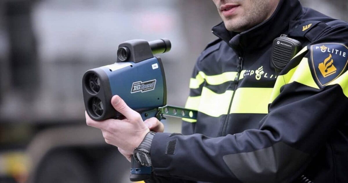 Hardleerse hardrijder die meerdere keren werd betrapt zonder geldig ...