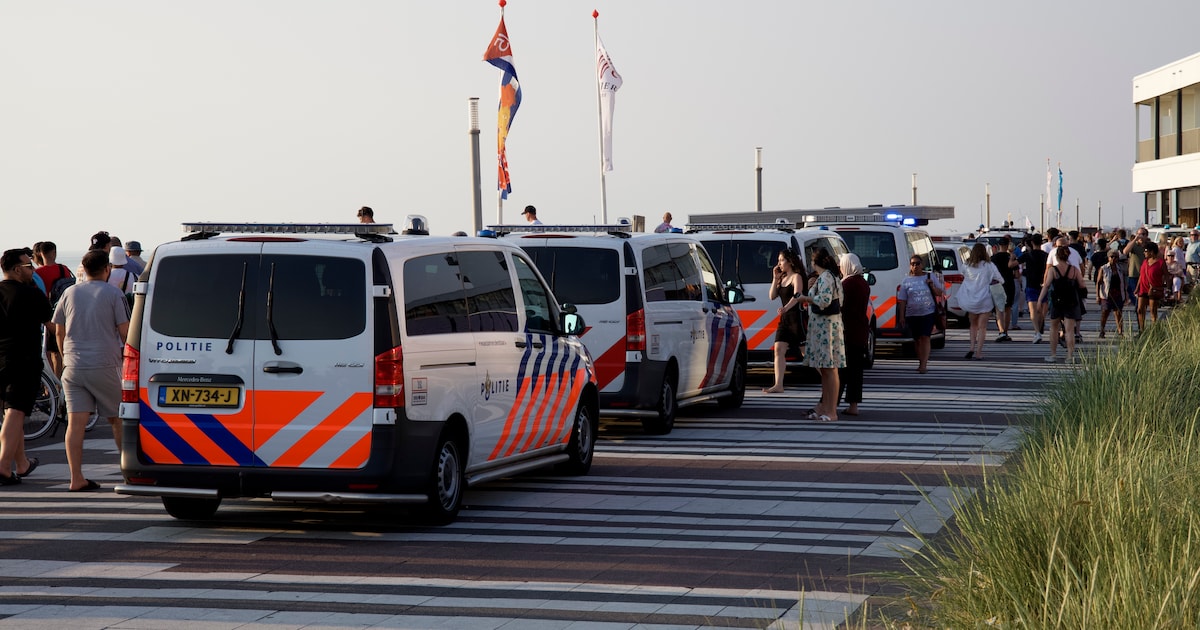Honderden jongeren slaags op stranden van Zandvoort en Noordwijk: vier ...