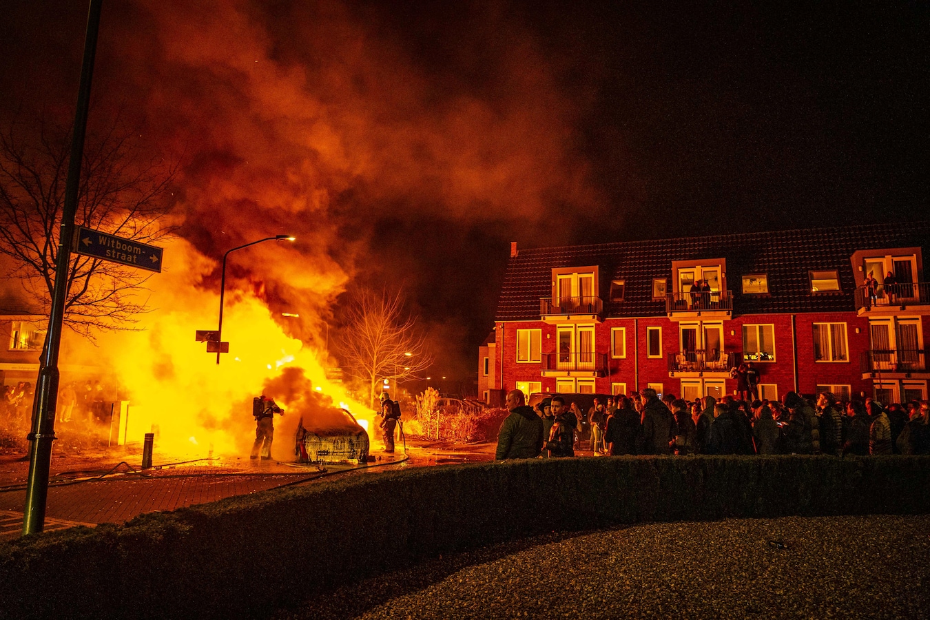 Nieuwsjaarsvuur in Veen op z’n beloop laten? ‘Dat kruispunt moet écht ...