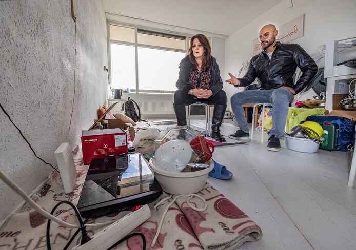 Flatbewoners leven al weken in chaos vanwege verbouwing: ‘Op straat ...