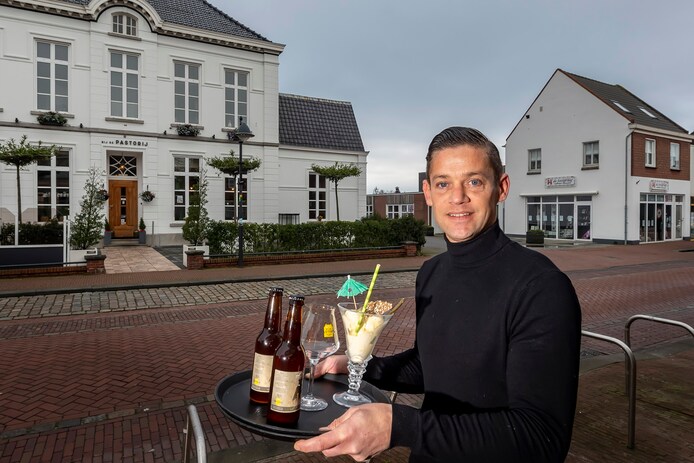 Ruud opent een ijssalon in coronatijd: ‘Je moet niet bij de pakken neer ...