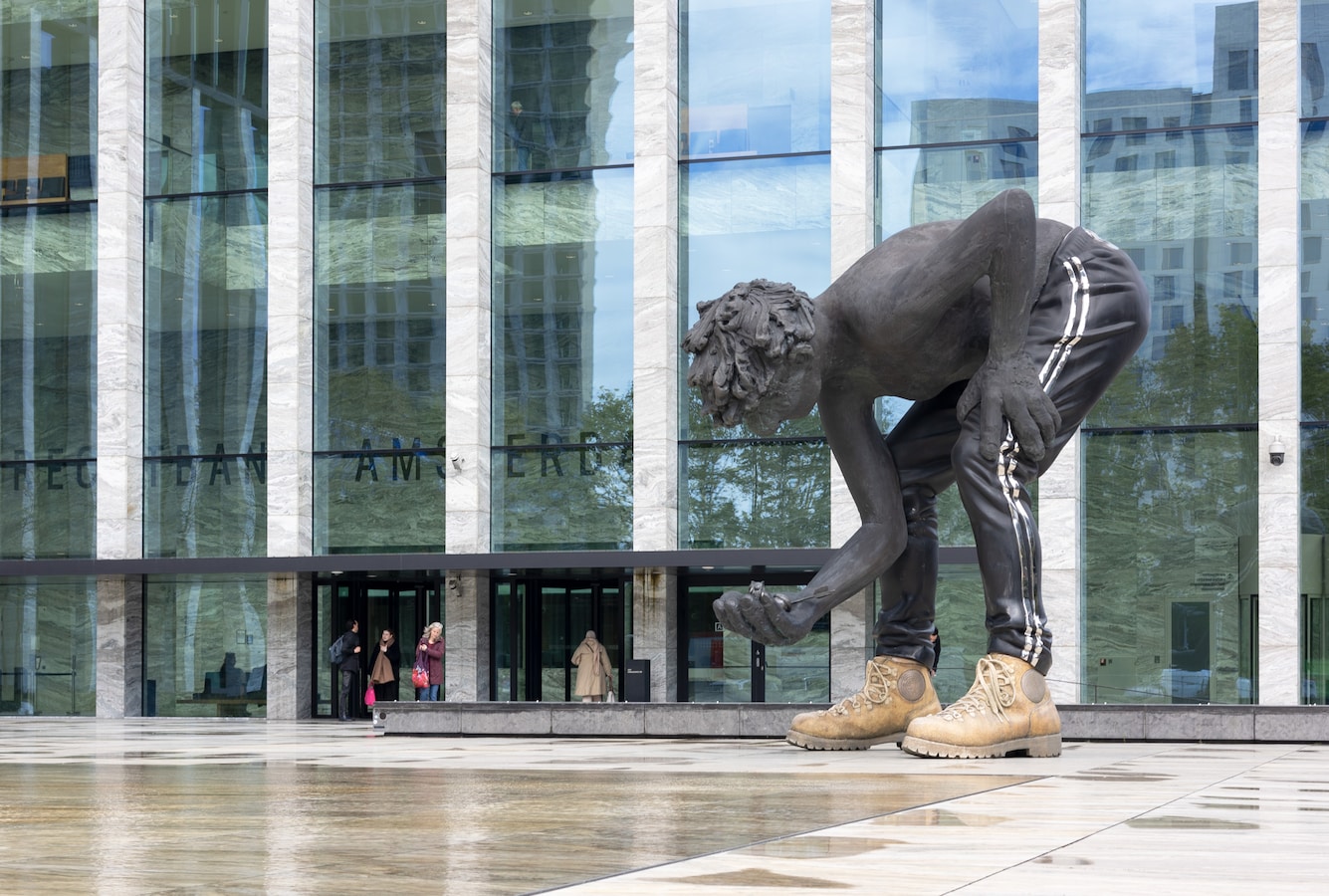 Vijf jaar lekkage in luxe nieuwbouwappartement: rechtbank veroordeelt ...