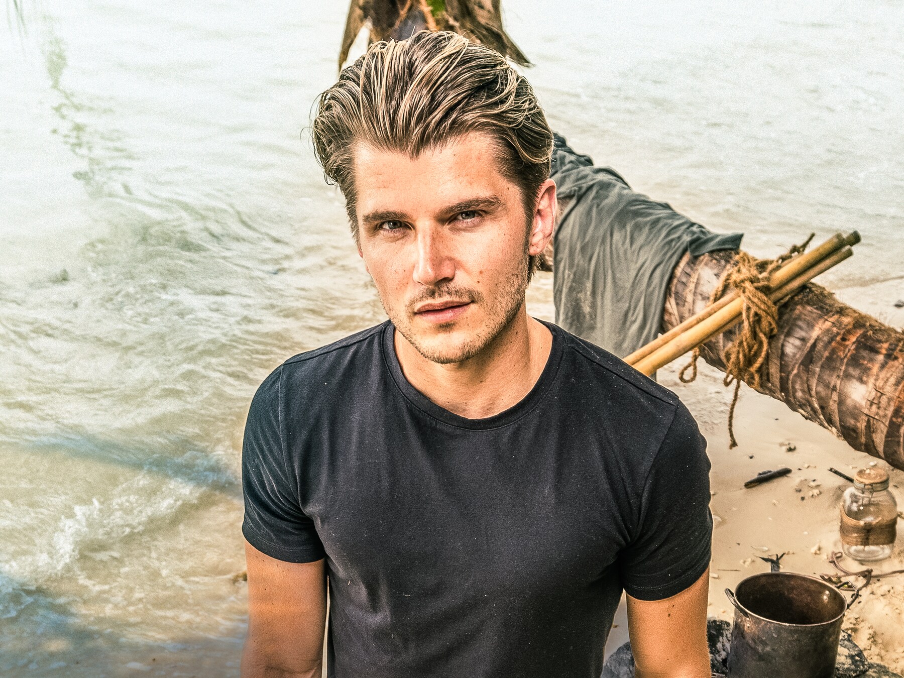 Pierce Brosnan (72): ‘Dat ik op mijn leeftijd nog mag meedoen, is iets wat ik niet voor lief ...