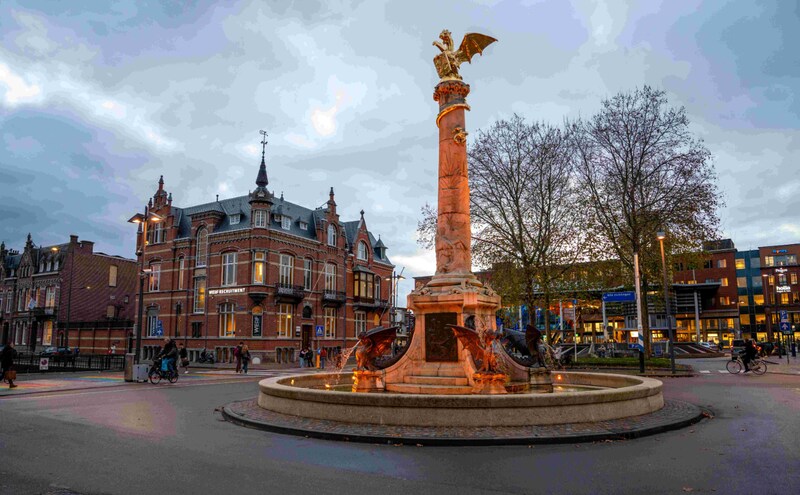 Draak in Den Bosch oranje voor geweld tegen vrouwen | Regio | AD.nl