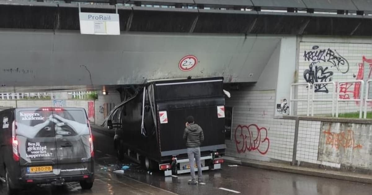 Kaboem! Daar gaat er wéér een: ‘Als ze met 50 km/u tegen de tunnel ...