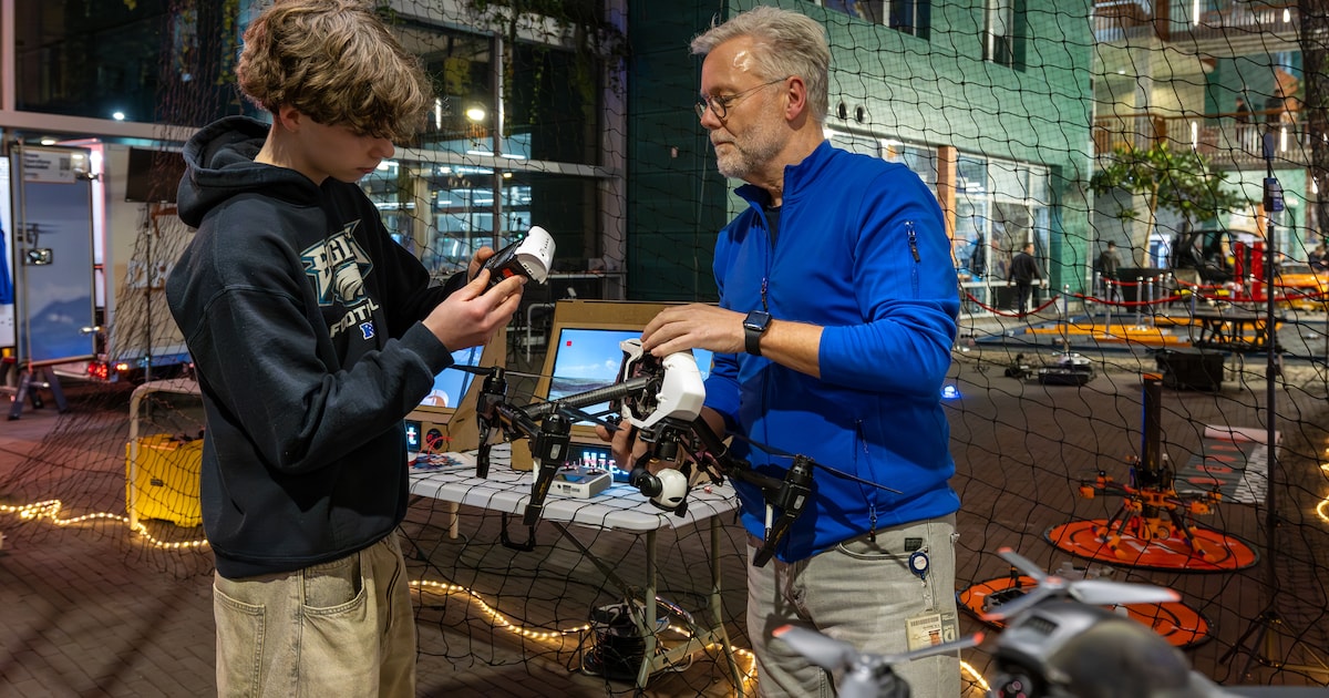 Mbo-scholen lanceren opleidingen voor dronepiloot: ‘Vliegen kun je niet ...