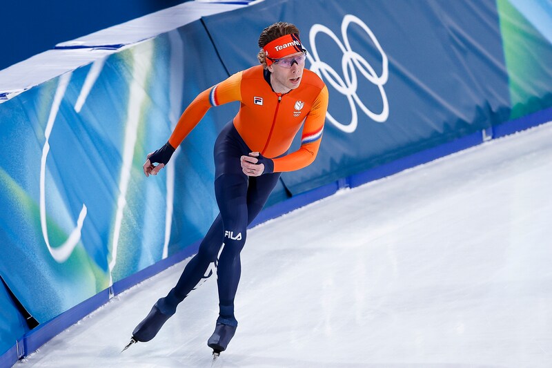 Oud-olympisch kampioenen Jorrit Bergsma en Ted-Jan Bloemen tegen elkaar ...