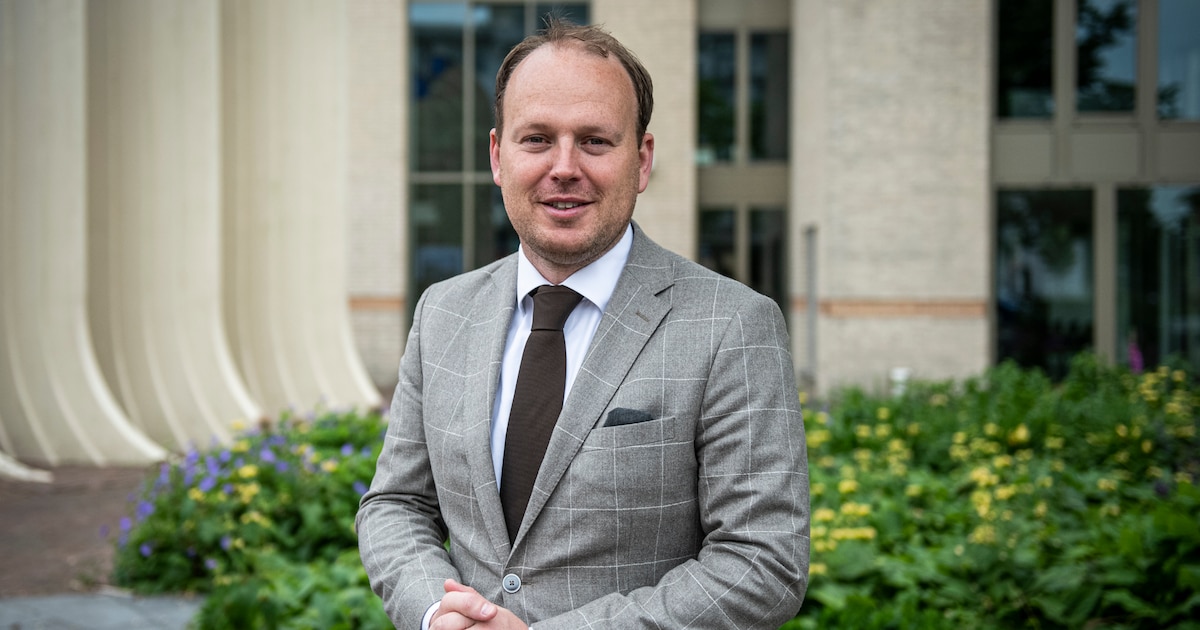 Wethouder Jan Dirk van der Borg zwaait af als nieuwe college aantreedt ...