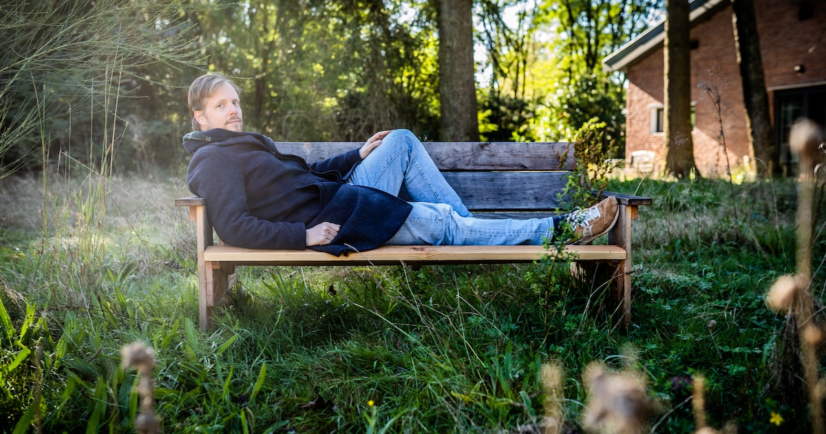 Cabaretier Patrick Nederkoorn: ‘Je gaat écht van de NS houden als je ...