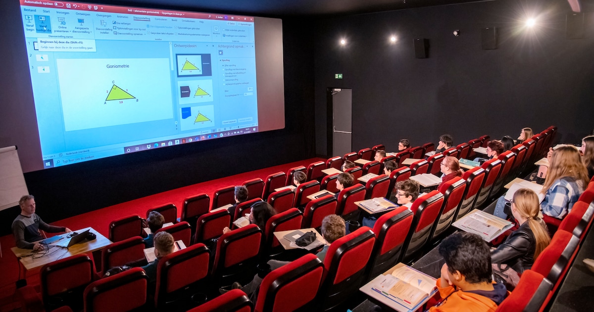 Leerlingen van Leidsche Rijn College krijgen les in bioscoop, maar een ...