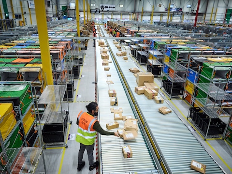 Amazon trapt vol op het gaspedaal in Nederland en daar kan Bol.com niet ...