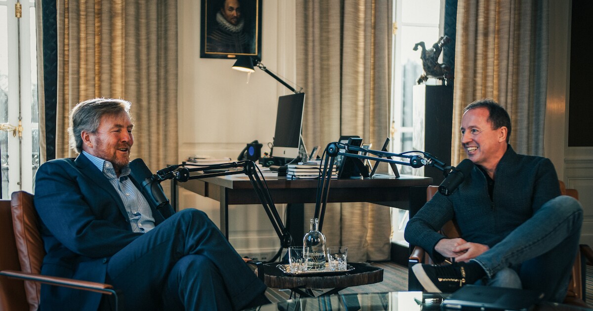 Podcast met koning eind november ook in boekvorm uitgegeven | Show | AD.nl