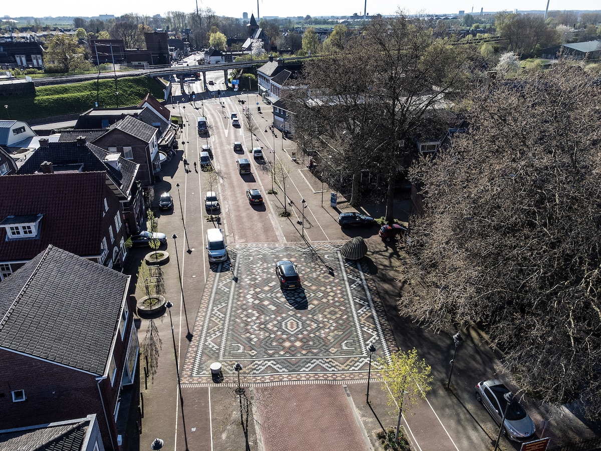 Techneuten zijn het eens: asfalt op de Hamersestraat in Westervoort is ...