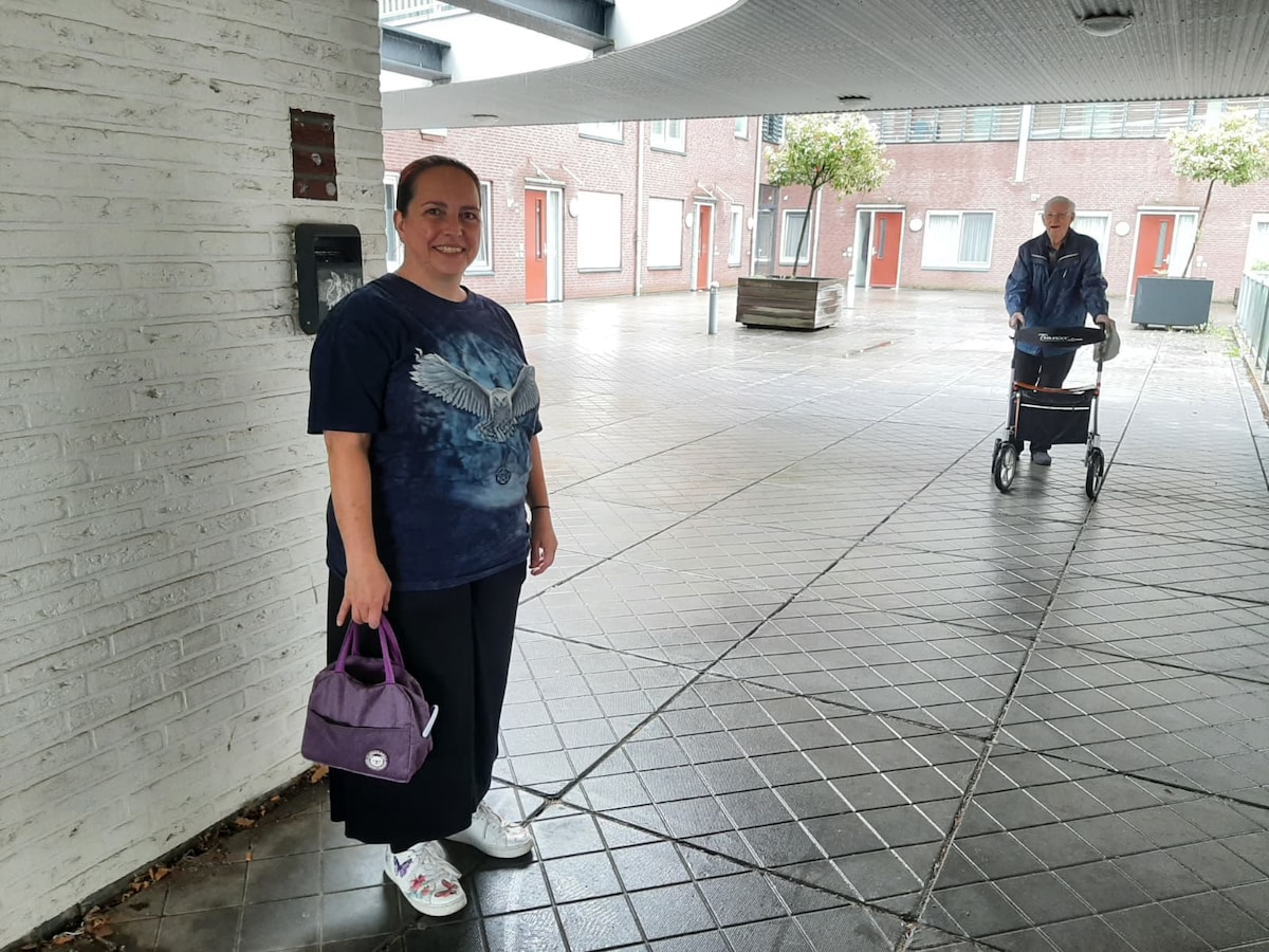 School, verzorgingstehuis en huishoudens in dorpen zonder stroom door ...