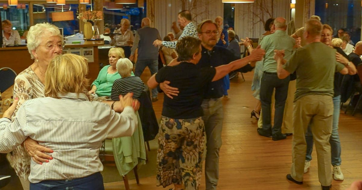 Jan Kersten zorgt voor muzikale dansavond in Seniorencafé Burgerlust ...