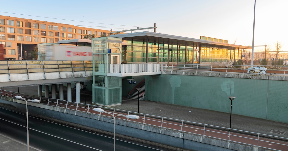 Politie: Stop met delen van beelden tragisch incident op station ...