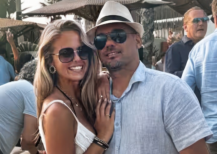 Wesley Sneijder valt voor 17 jaar jongere vrouw: zo werkt die aantrekkingskracht | Show | AD.nl