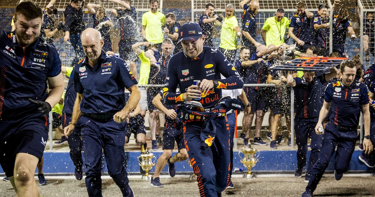 Red Bull en Max Verstappen ogen nog net zo dominant als vorig jaar: ‘Dit zijn we echt niet ...