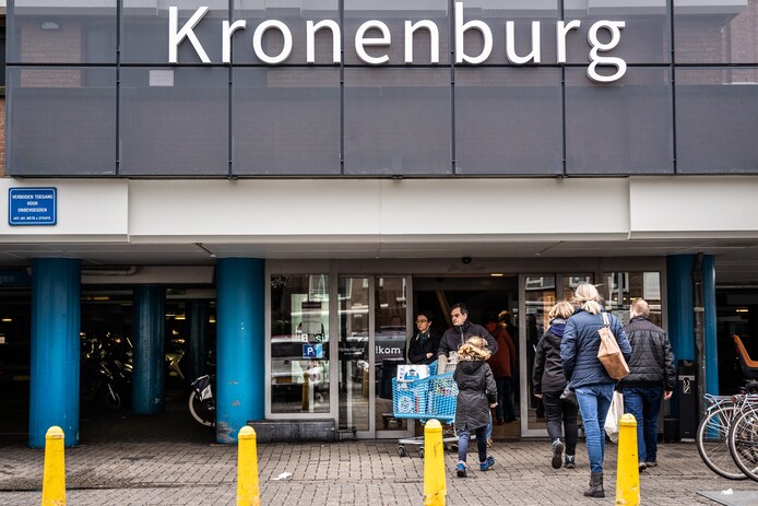 Toegang tot Winkelcentrum Kronenburg weken geblokkeerd, drukke kruising ...